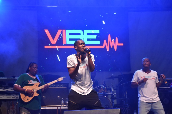 Destra delivers | Another entertaining night at festival