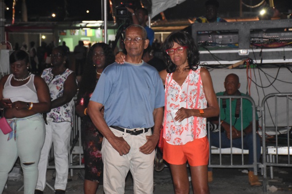 Destra delivers | Another entertaining night at festival