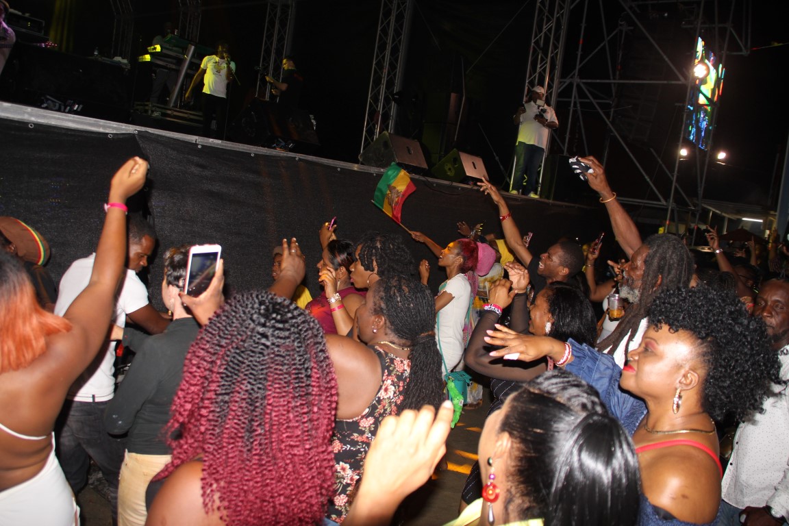 Reggae stars attract hundreds despite muddy festiville