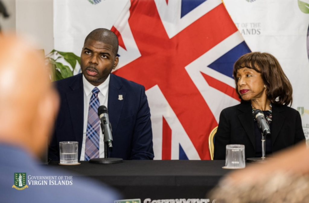 Premier ‘stands by’ Smith amid Bank of Asia controversy